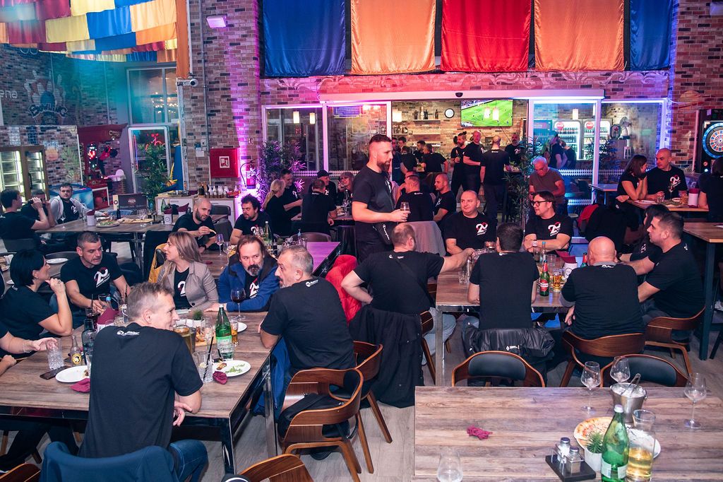 Formator: Celebrating 20 Years of Success and Innovation | glassonweb.com