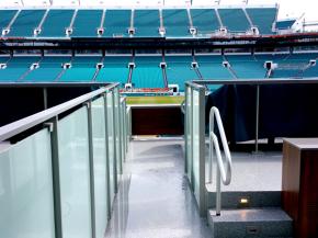 Glass railing systems | glassonweb.com